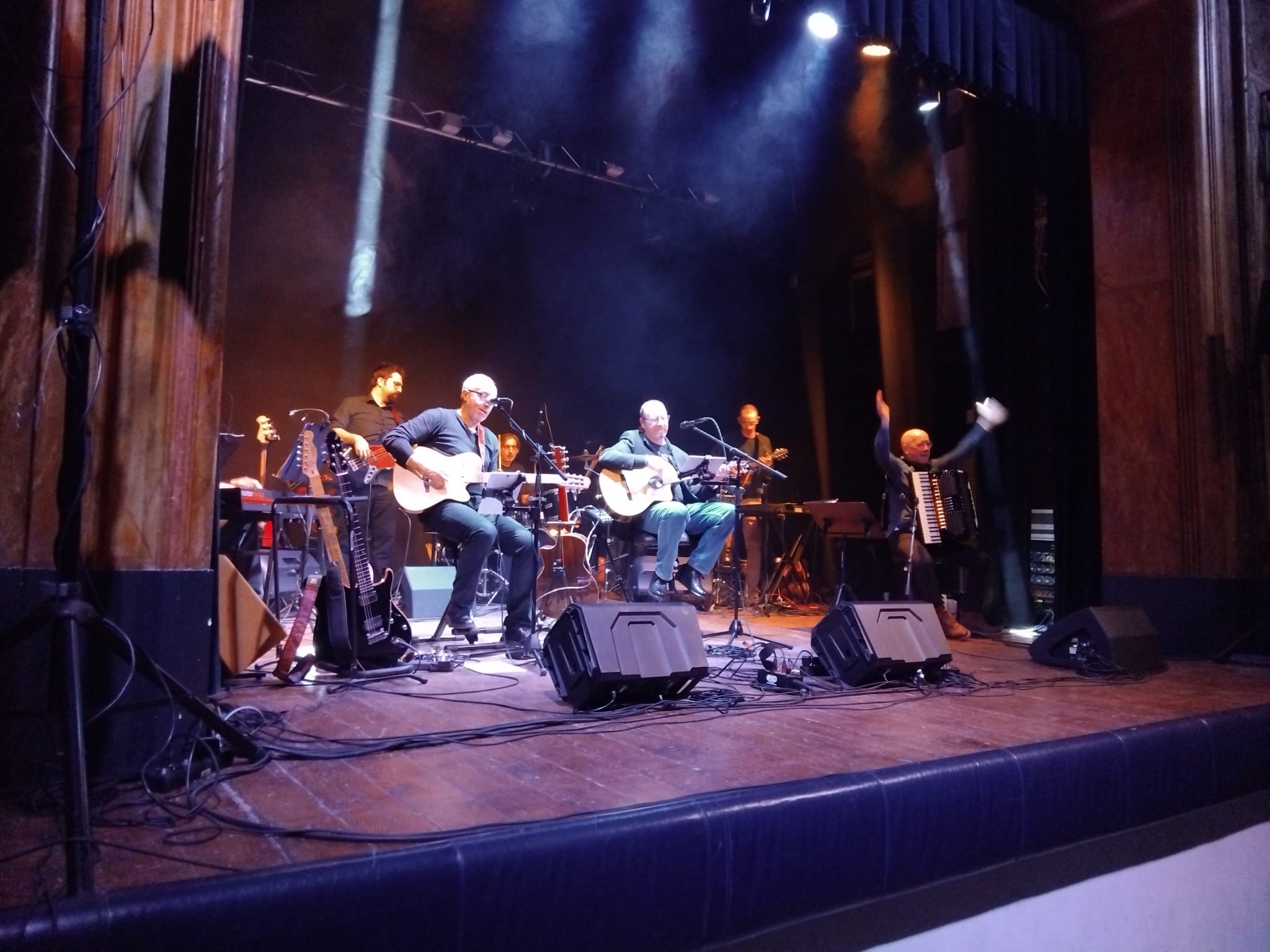Società - LA STRAORDINARIA BAND PRINCESA HA CANTATO DE ANDRE' AL TEATRO ...